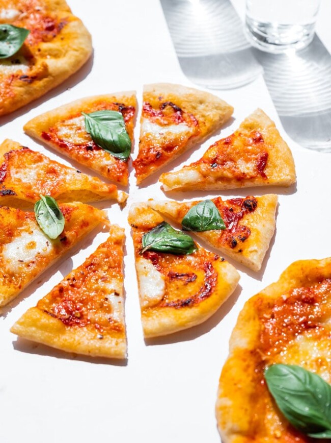 How to Make Air Fryer Pizza (With A Crispy Crust!)