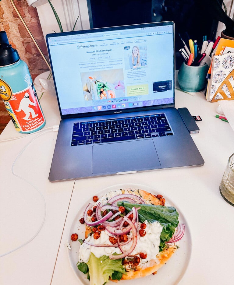 About Sarah Bond of Live Eat Learn | Live Eat Learn